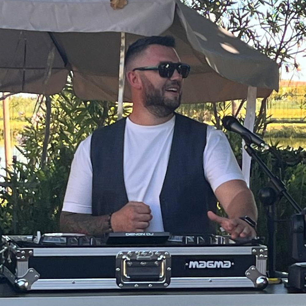 DJ Peppe White, da Mantova il debutto con "Talk to Me"